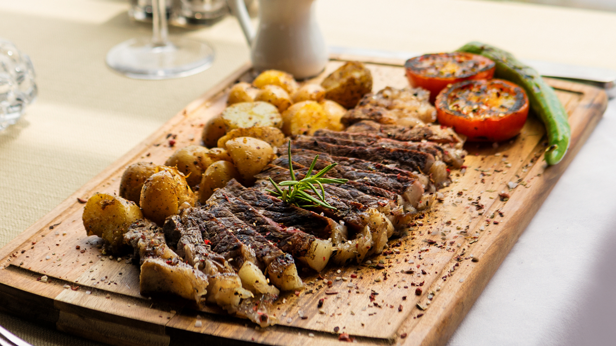 Long Farm Meats | Grass Fed Beef & Non GMO Pork Shares | Lancaster PA